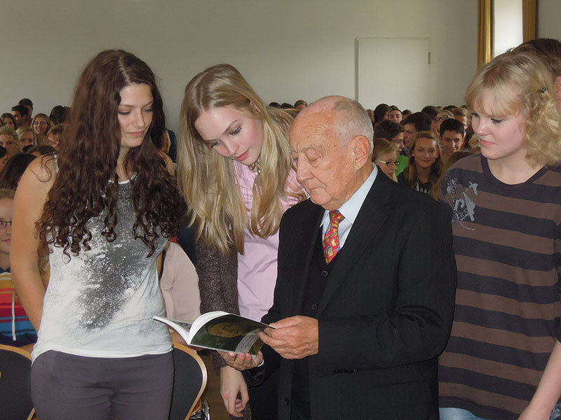 Holocaust Memorial Day 2026 / Historian / Historical Association